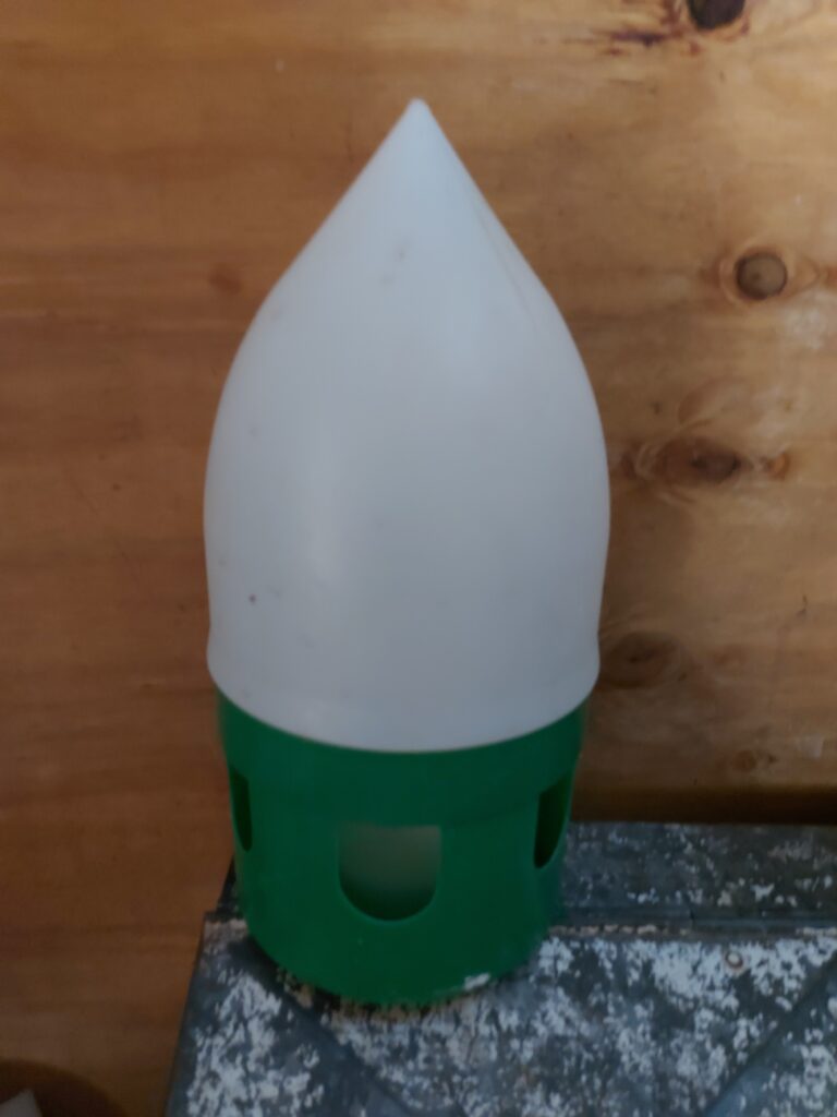 .Lot 1 Toppigeon Pigeon Products – 5 x 5 liter Bullet Drinkers